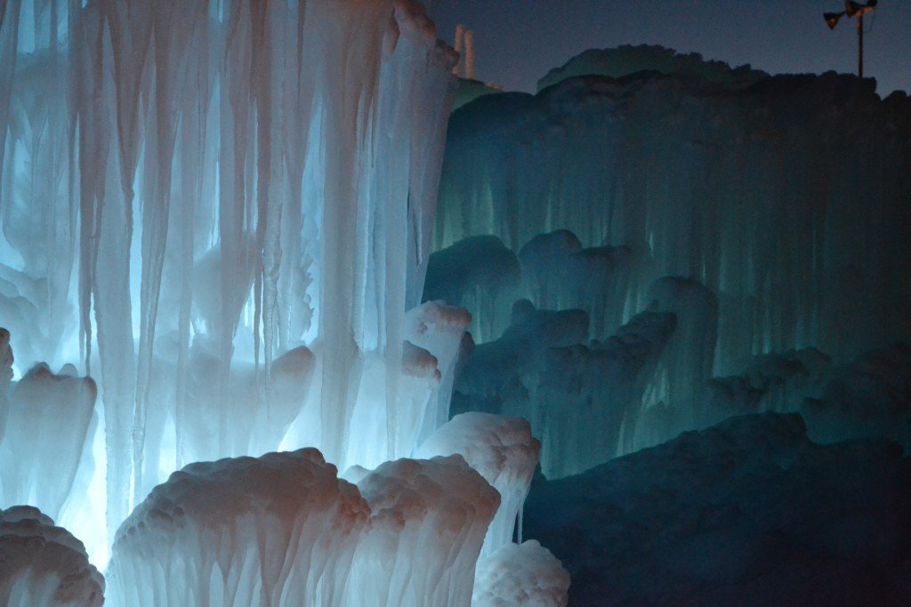 Photography – Ice Castles in Midway Utah | Sixteen Small Stones