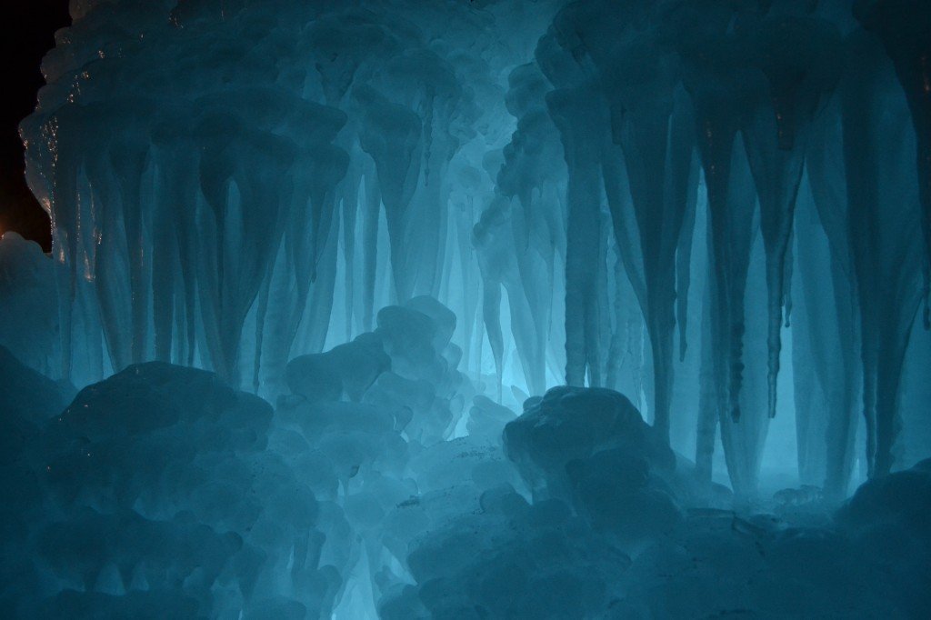 Photography – Ice Castles in Midway Utah | Sixteen Small Stones
